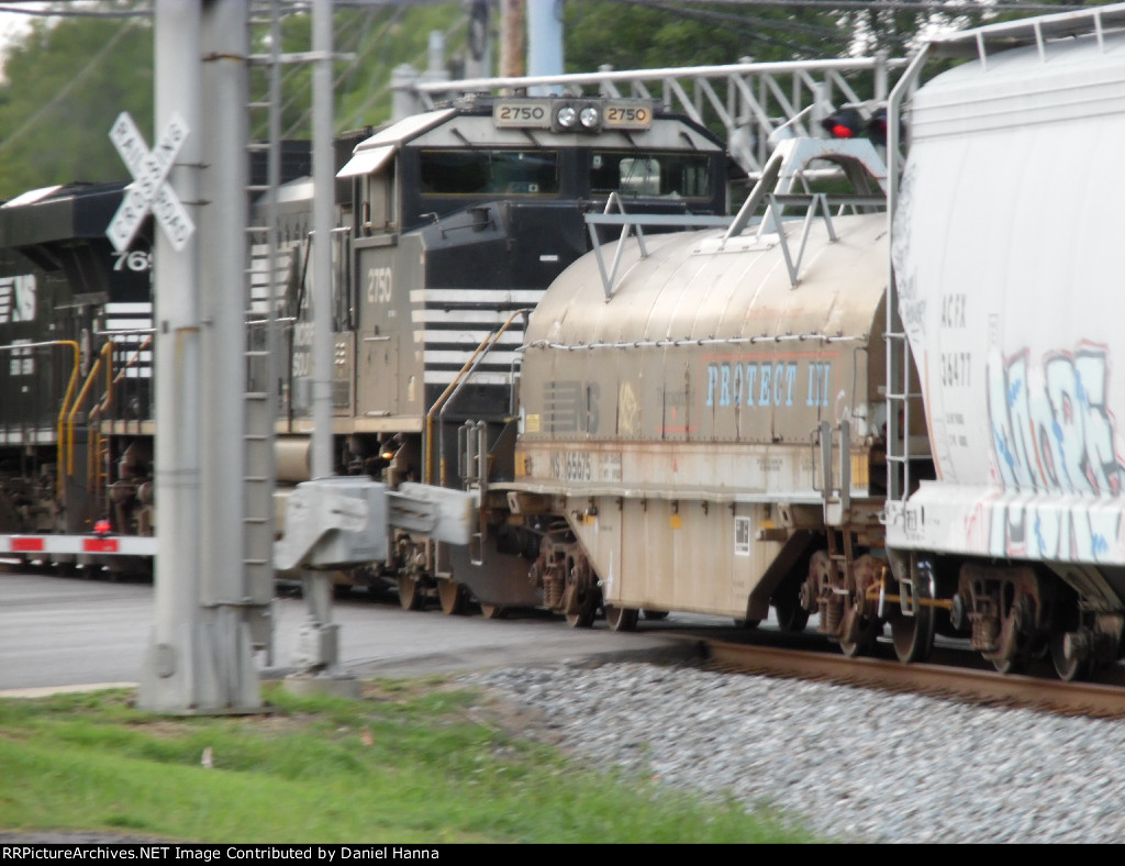 NS 2750 is one 130 SD70M-2's owned by NS